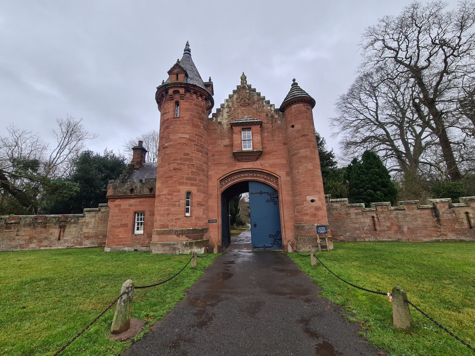 Ayton Castle – A scottish World