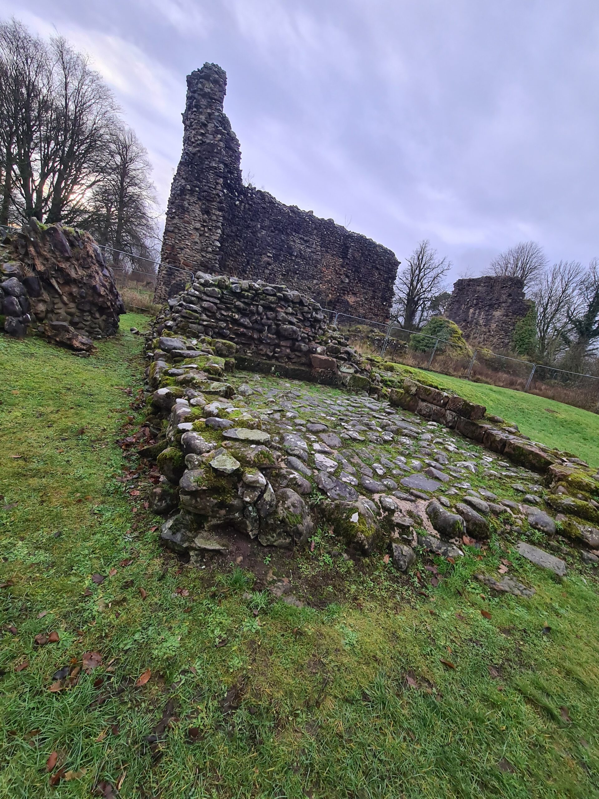 Lochmaben Castle – A scottish World