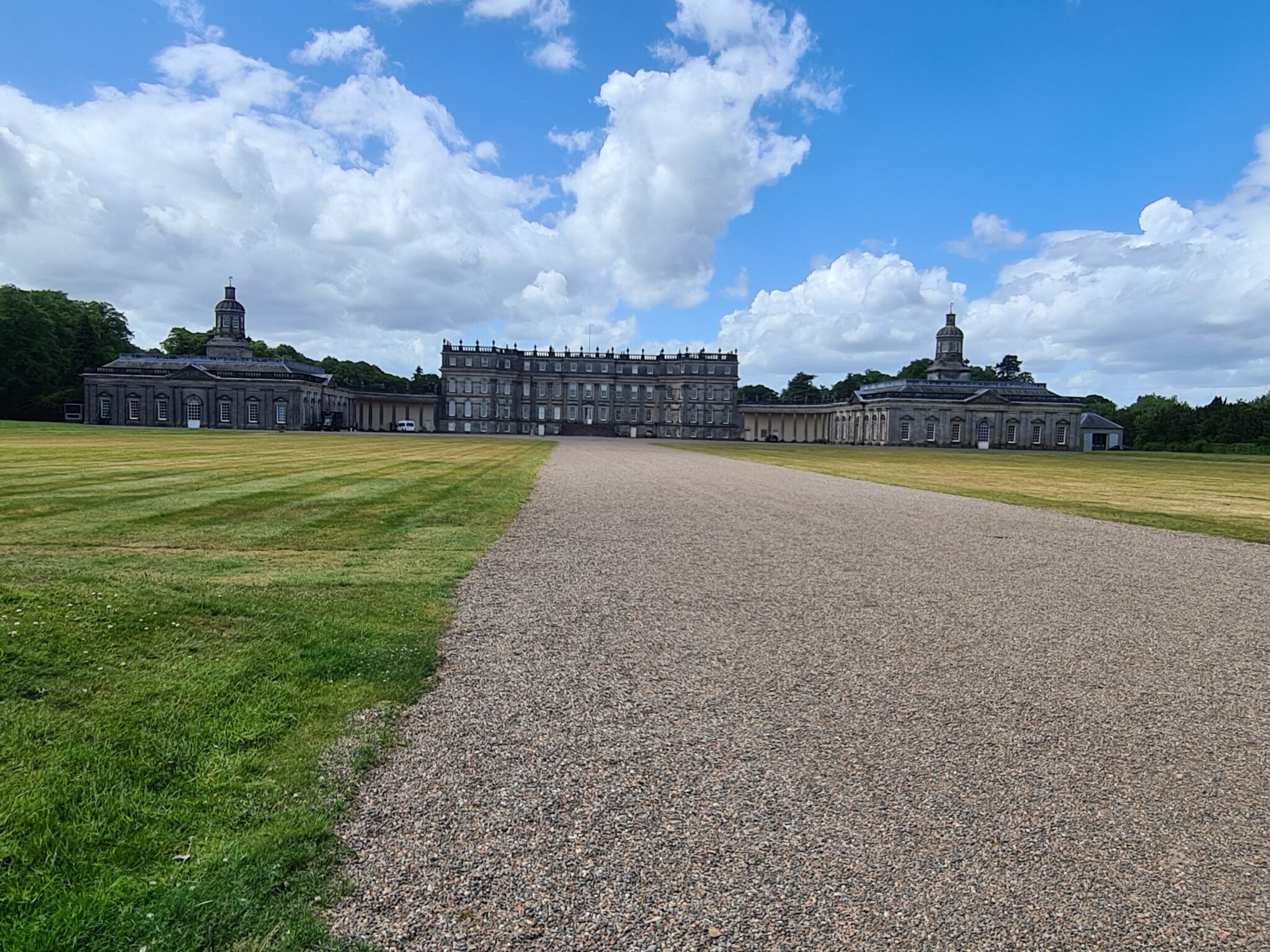Hopetoun House – The ancestral home of the Hope Family – A scottish World