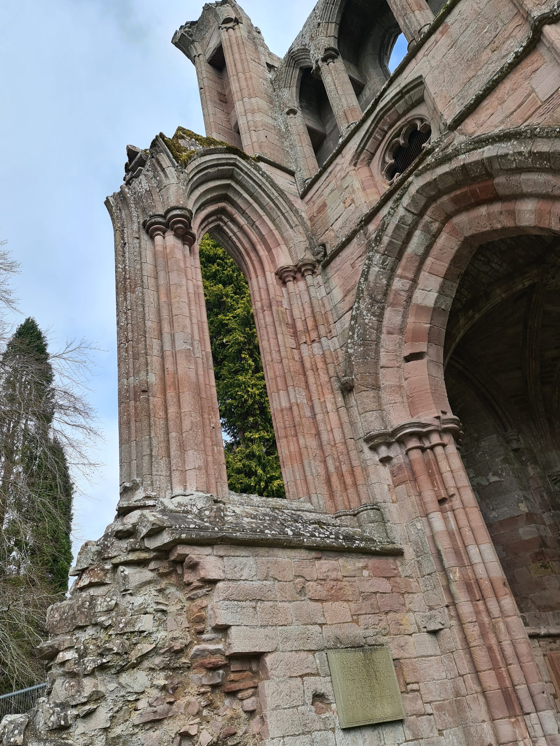Dryburgh Abbey – A scottish World