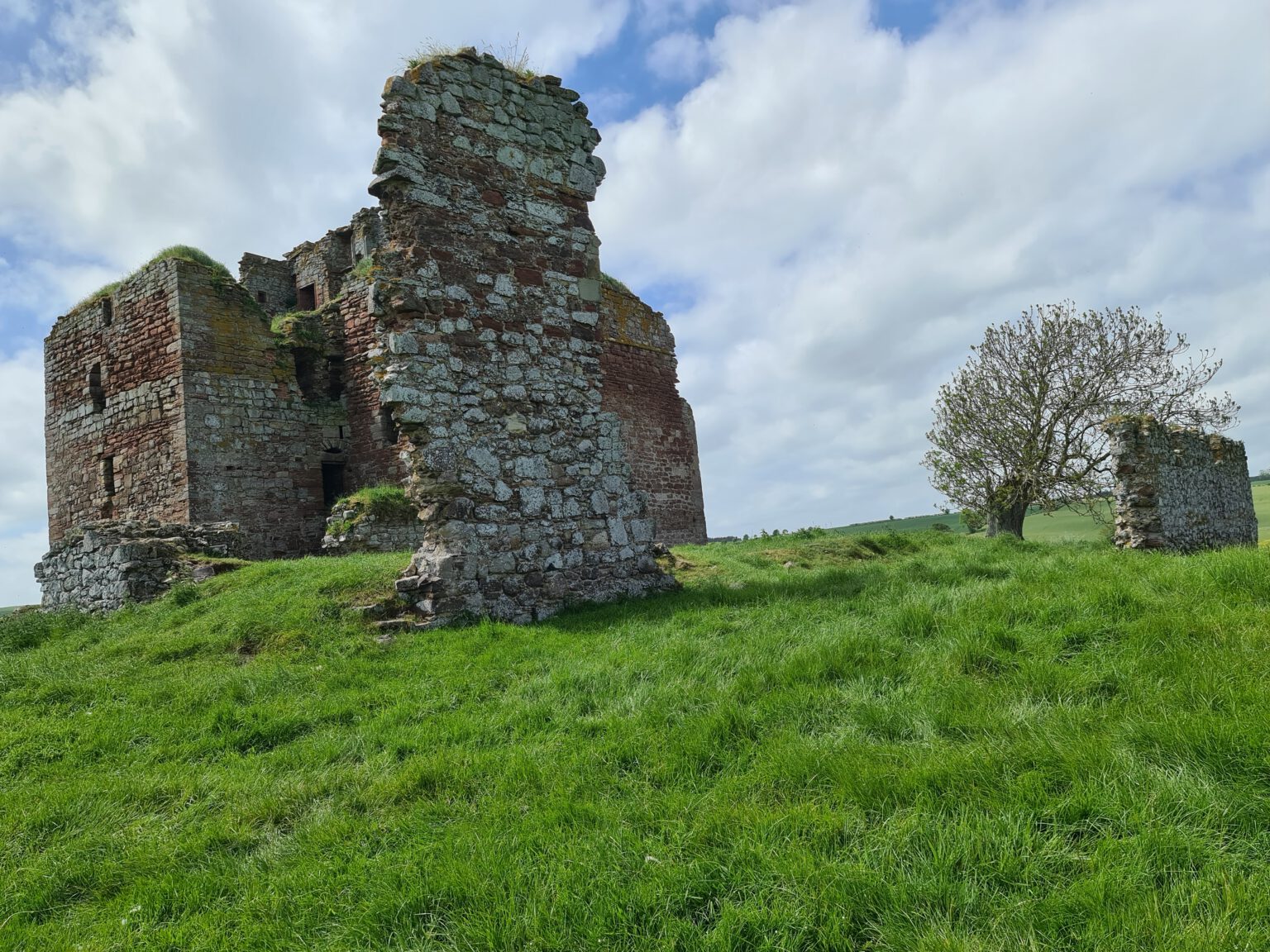 Cessford Castle – A scottish World